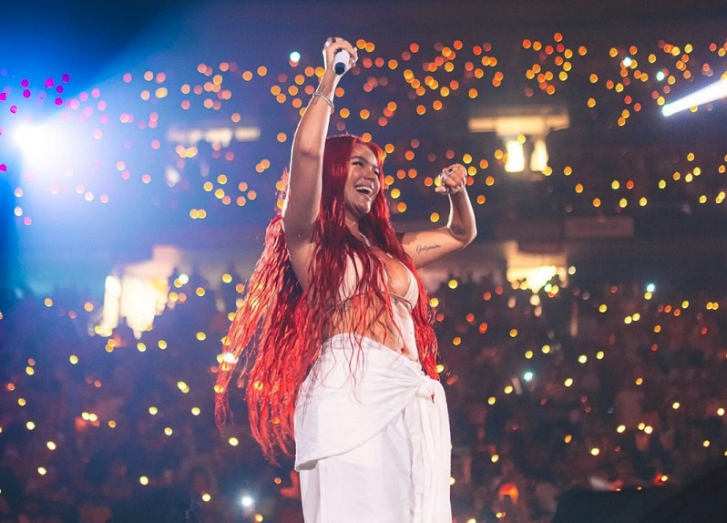 Karol G: la nuova regina della musica ritorna con il brano “X Si Volvemos” e annuncia il nuovo ...