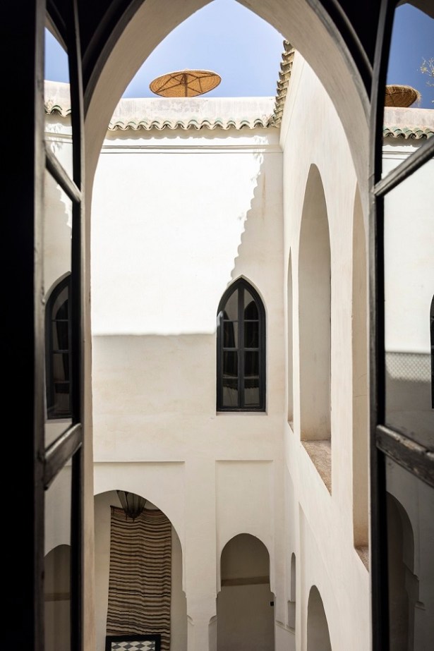 Maggio, mese della rosa: viaggio tra essenze e paesaggi berberi in ...