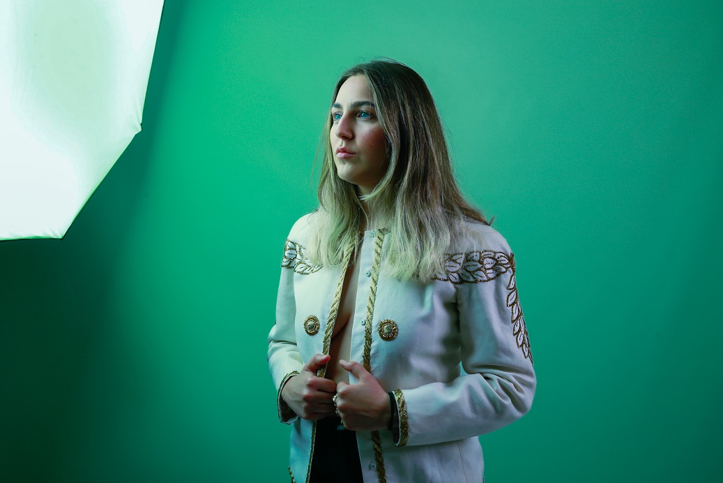 Alice Caronna, “2”: un brano che va ad esplorare l’amore e la sua ...