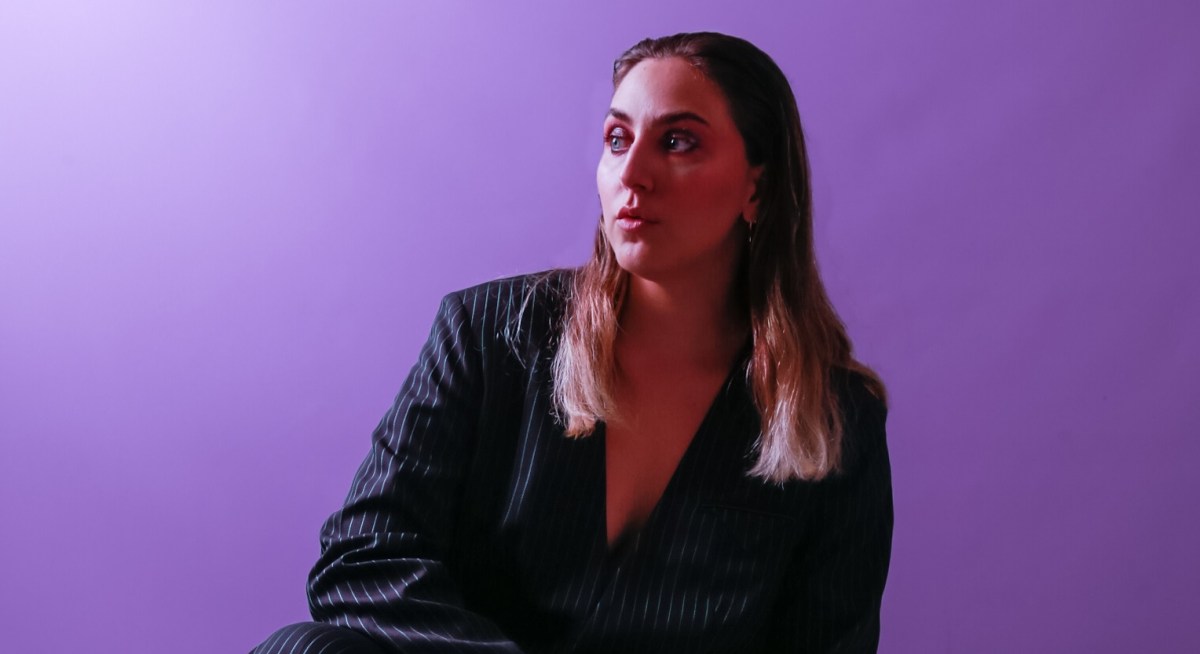 Alice Caronna, “In piedi”: secondo album, una dedica alle persone, all ...