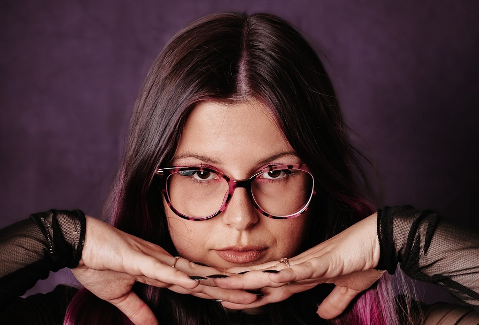 SOLOSOPHIA, “Anima Viola”: il primo album della cantautrice sarda ...