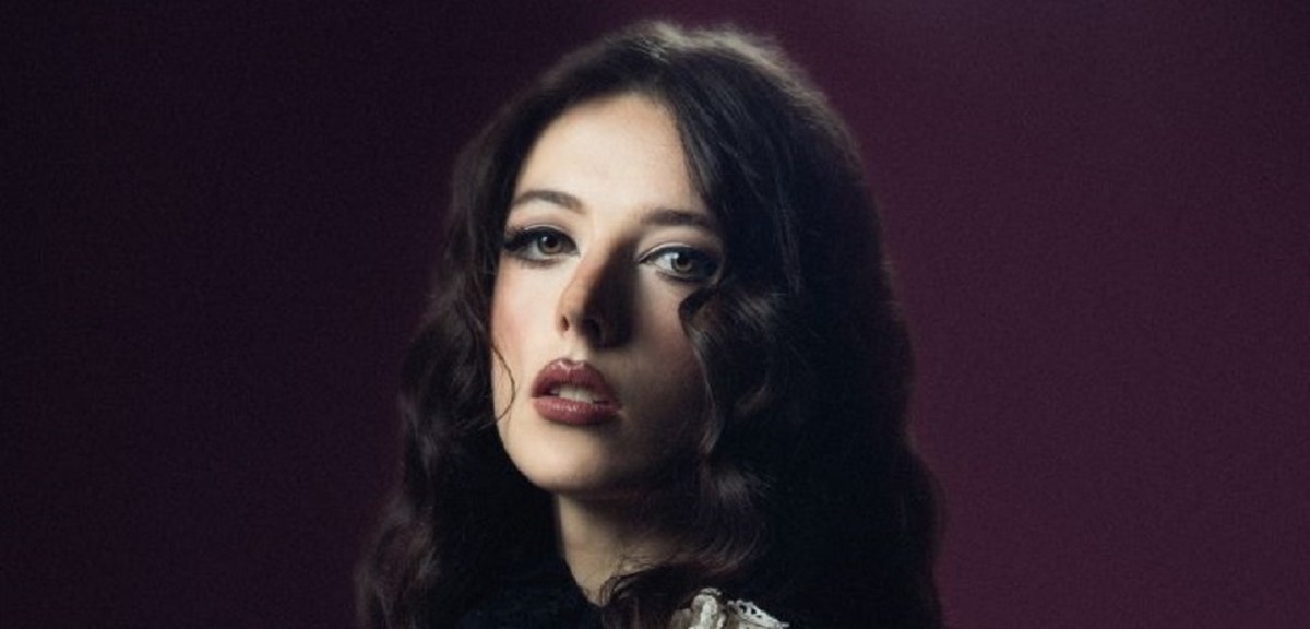 LYSA, “Soli per errore”: un romanzo cantato tra melodie morbide, pop ...