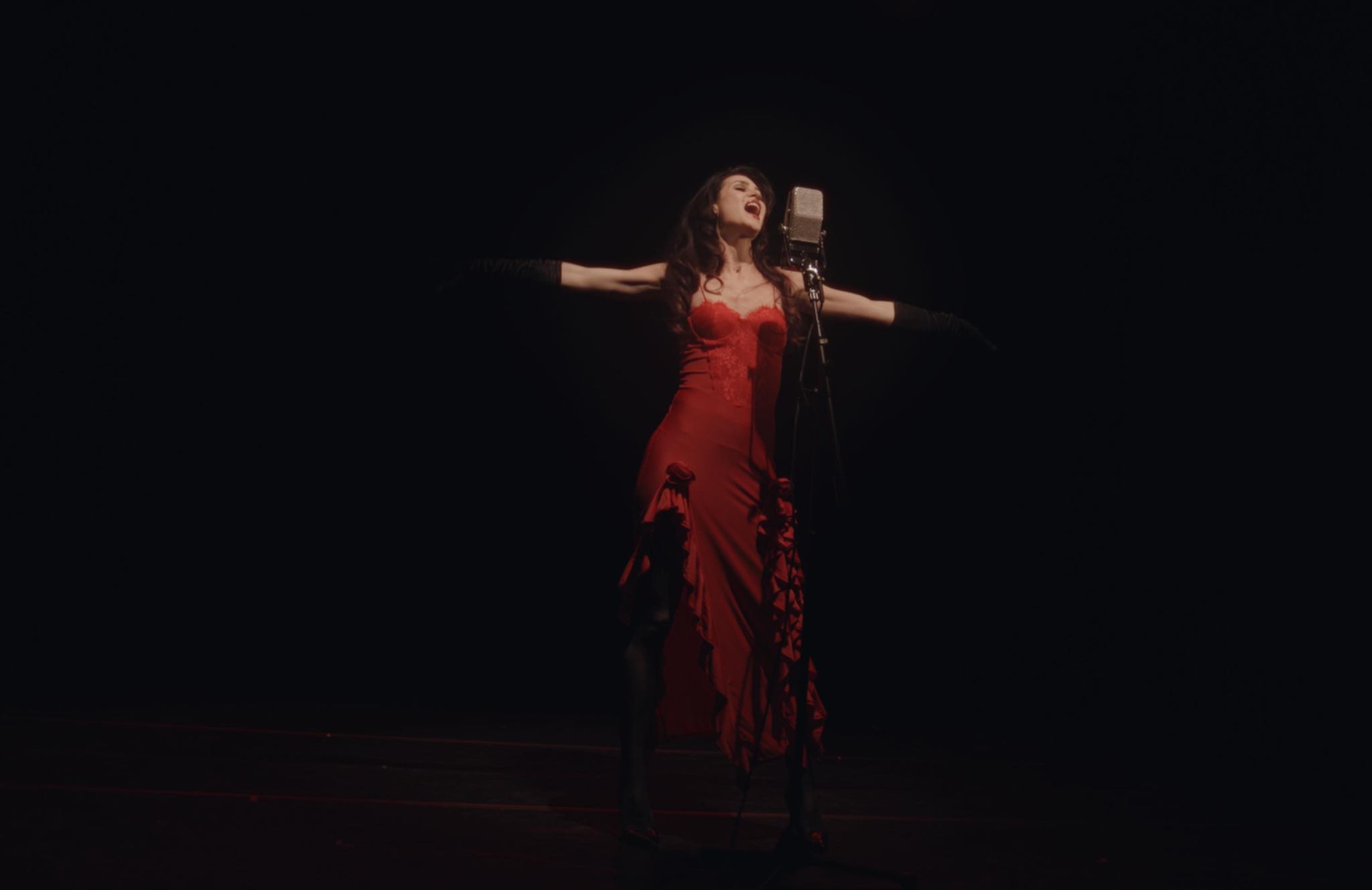 Angelica con Mike Sponza, “Shine”: brano dalle forti tinte che accende ...
