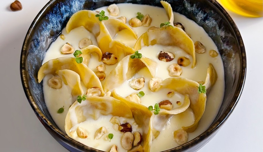 La Ricetta della Domenica: Ravioli con castagne, fonduta di Taleggio D ...