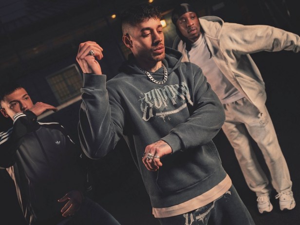 JD presenta “Forever Forward”, la nuova campagna Spring/Summer 2025 ...