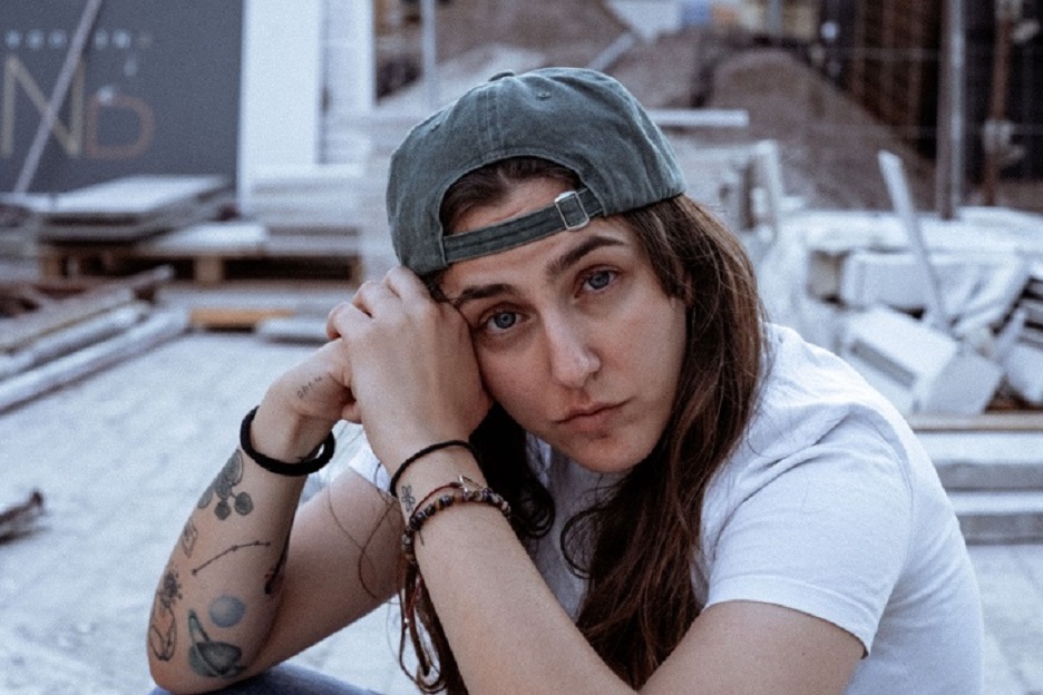 Alice Caronna, “Non c’è tempo”: brano che nasce da una ferita condivisa ...