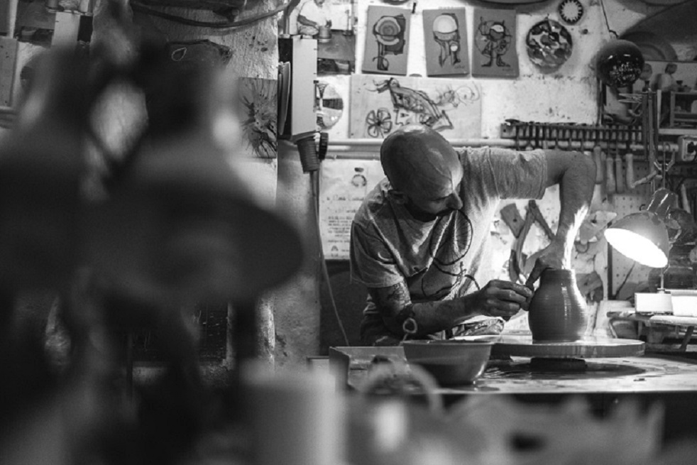 In Liguria torna il festival diffuso tra ceramica e mare: quarta ...